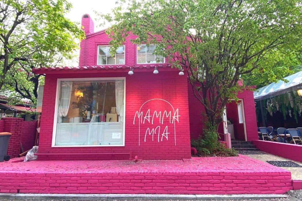 Pink Themed Cafes In Seoul To Add Some Love To Your Day - Seoul/Korea ...