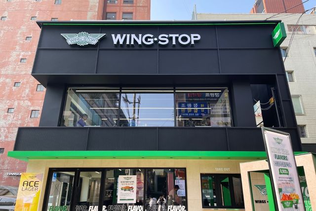 Creatrip: Our Visit to Korea's Very First Wingstop Location in Gangnam