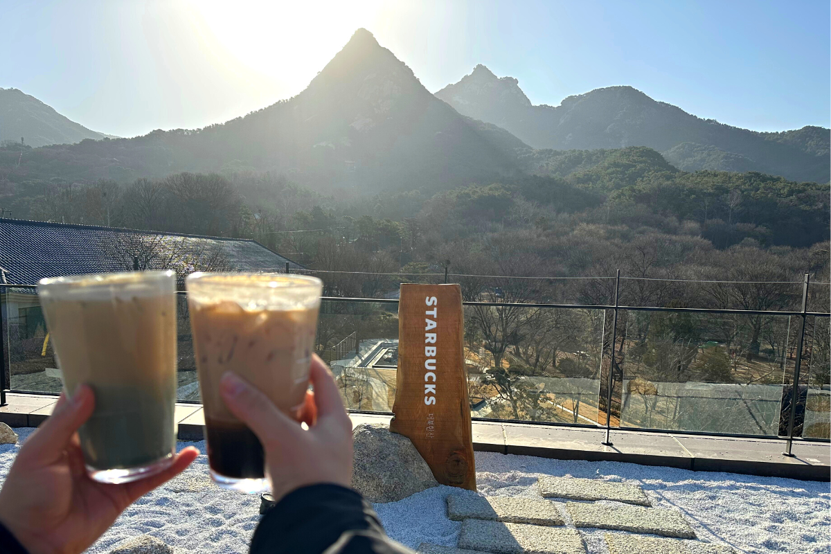 Creatrip: New Starbucks Location with the Best View: Starbucks THE ...