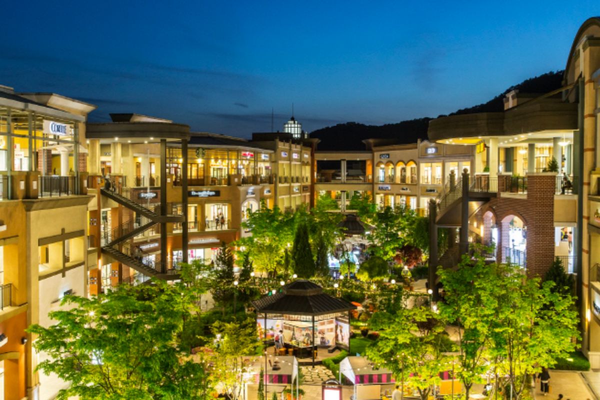 Creatrip: Outlet: Thiên đường mua sắm giá rẻ ở Seoul và Busan bạn đã biết chưa? - Hàn Quốc (Lập ...