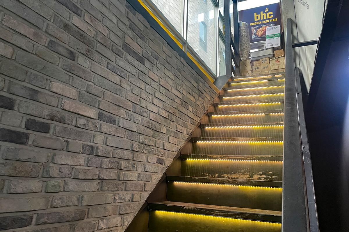 BHC Chicken Jongno 5-ga Square Branch | Jongno - Seoul/Korea (Creatrip)