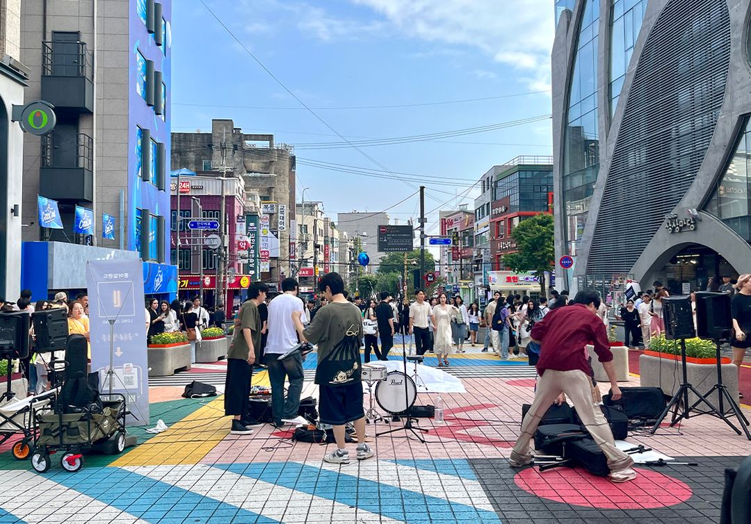 Creatrip: 2023 Ultimate Shopping Guide for Hongdae - Seoul/Korea (Travel Guide)