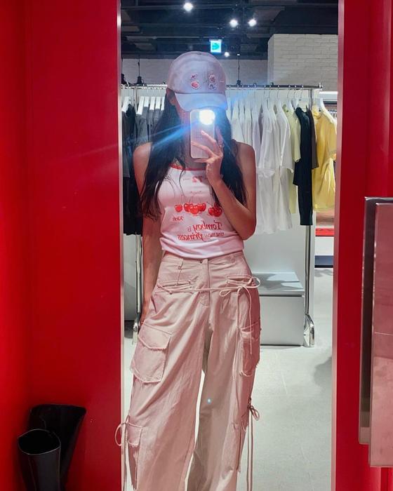 Creatrip: Kirsh - CHERRY TOMBOY細肩帶背心（白色）