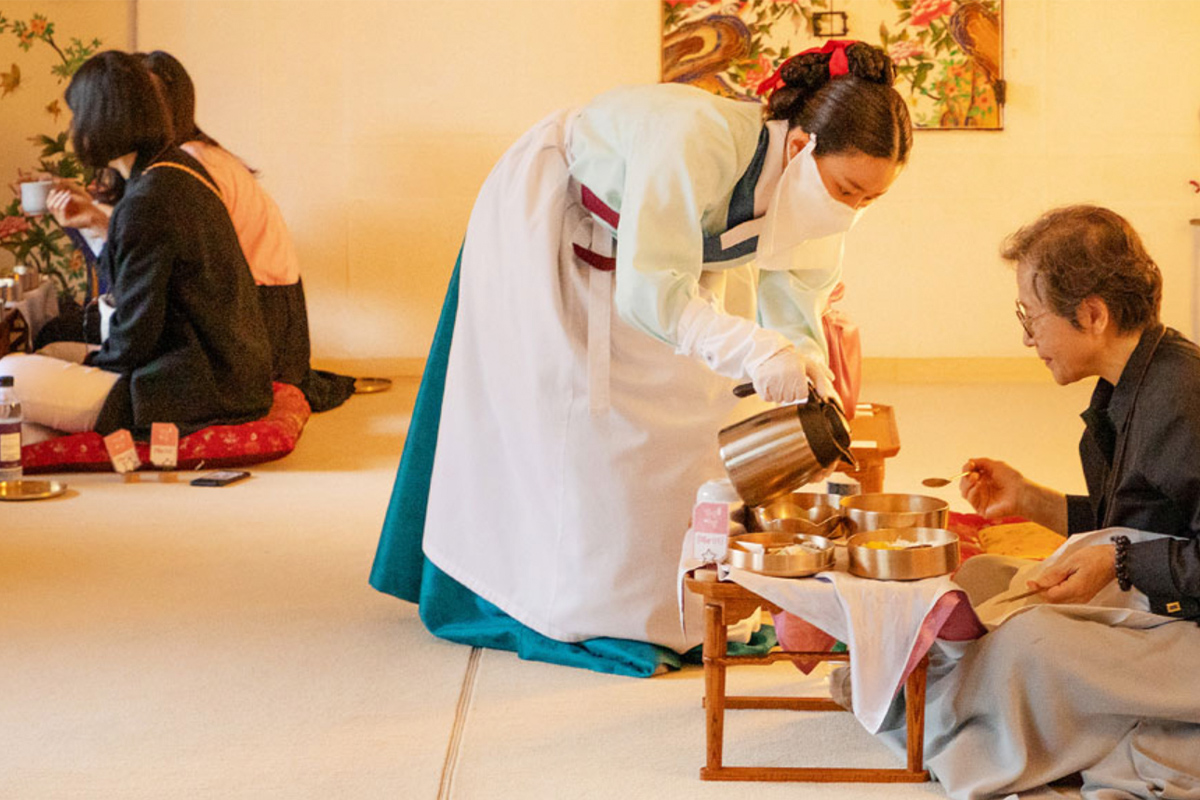 Royal Palace Night Tours | Official Foreigner-Exclusive Tickets Sold Only on Creatrip - Seúl ...