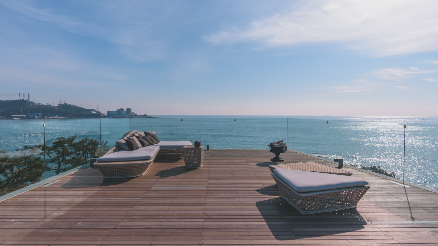 Creatrip | Busan Oceanview Rooftop Cafe | WAVEON COFFEE