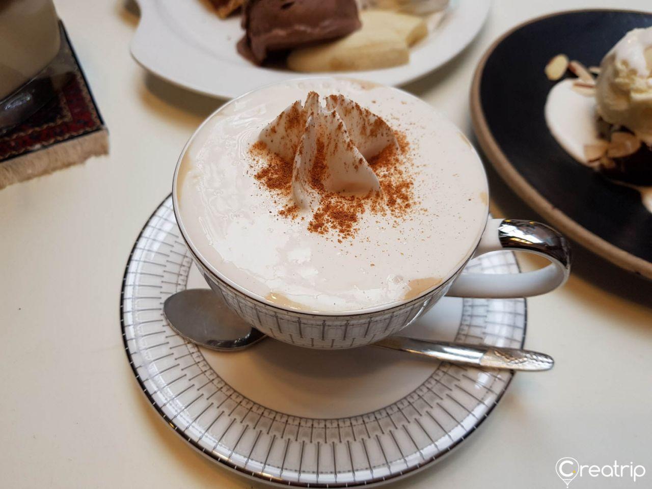 Découvrez Le Café de Choi et son ambiance parisienne