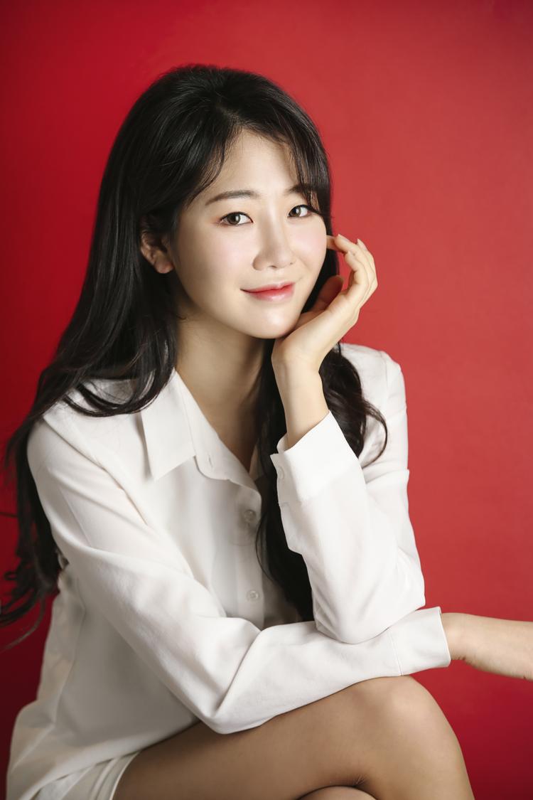 Creatrip: Time On Me Studio | Hongdae Photo Studio - Seoul/Korea (Korea Travel)