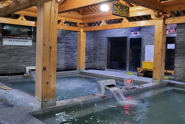 Experience Traditional Korean Sauna at Dongdaemun's 24 Hour Spa