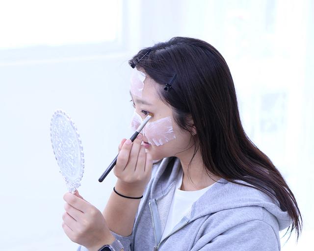 Creatrip: 弘大メイクアップサロン│ROA MAKEUP - ソウル/韓国 (旅行予約)