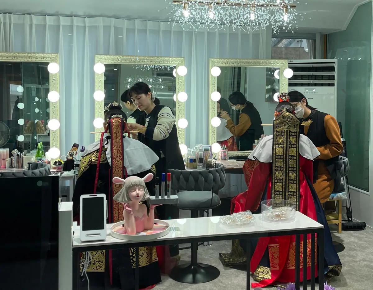 hae&dal Makeup Studio + Ari Hanbok - Сөүл/Коре (Creatrip)