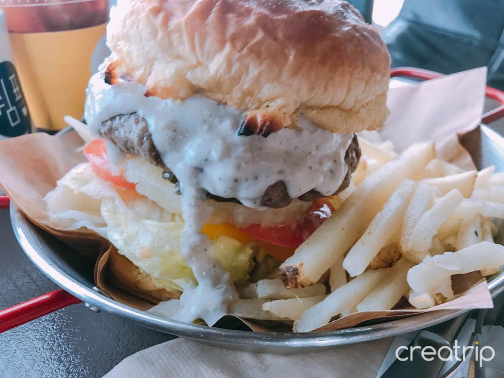 Creatrip: Cafe Comma