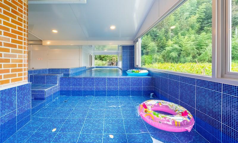 Gyeongju The Hugh Pool Villa Pension