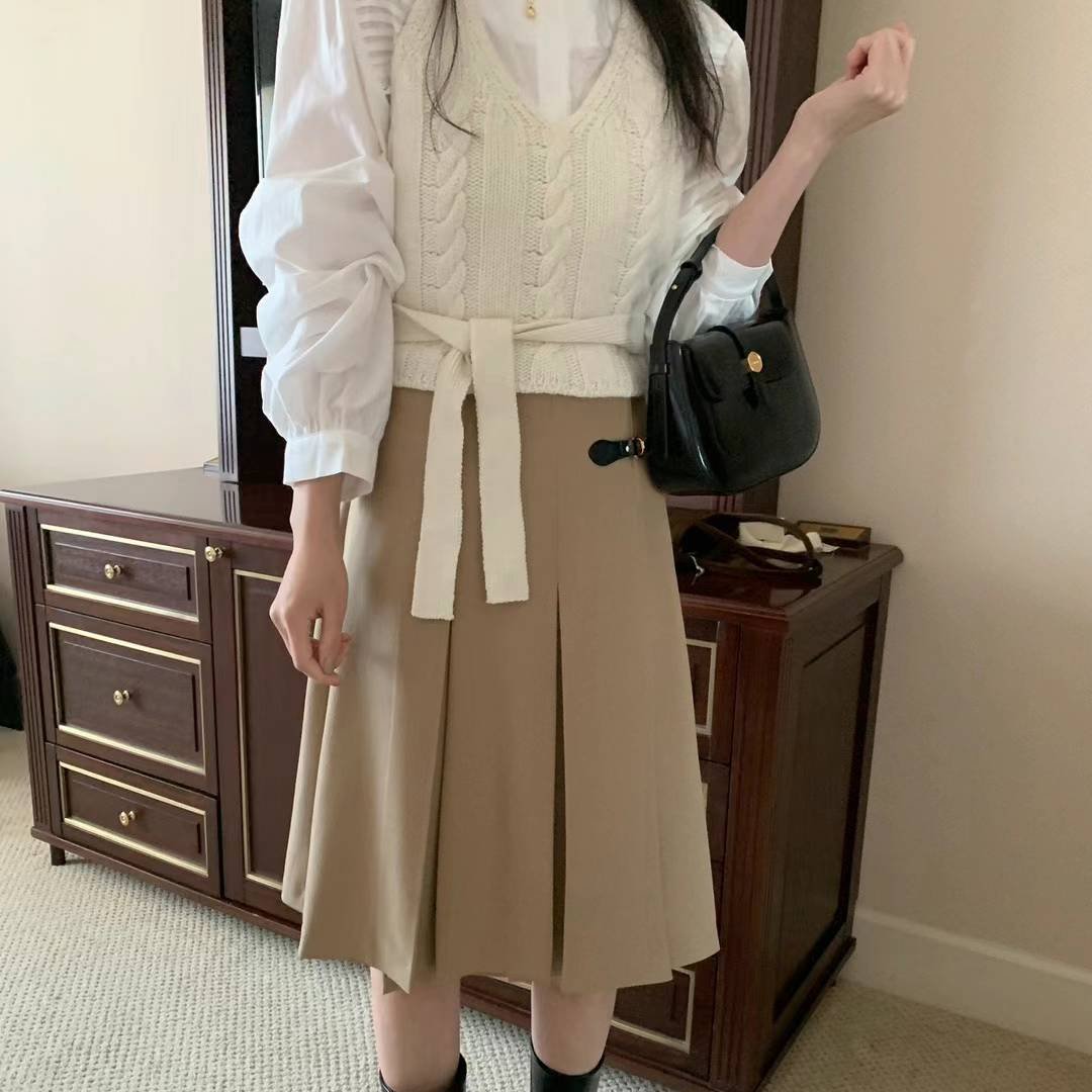 C.select 扣環寬版百摺中裙 (Creatrip)