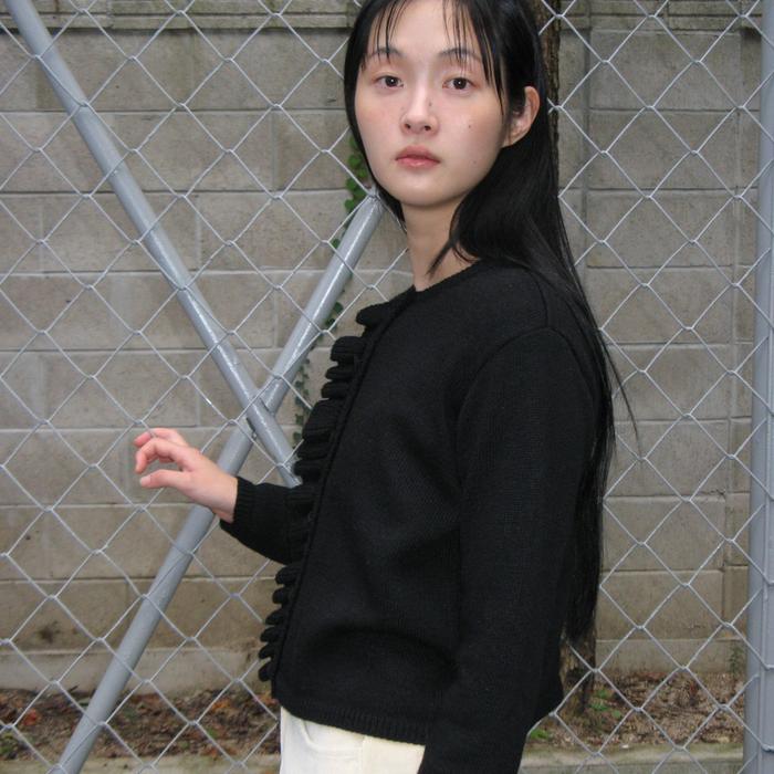 RONRON RONRON HEART POINT RUFFLE KNIT CARDIGAN (Creatrip)