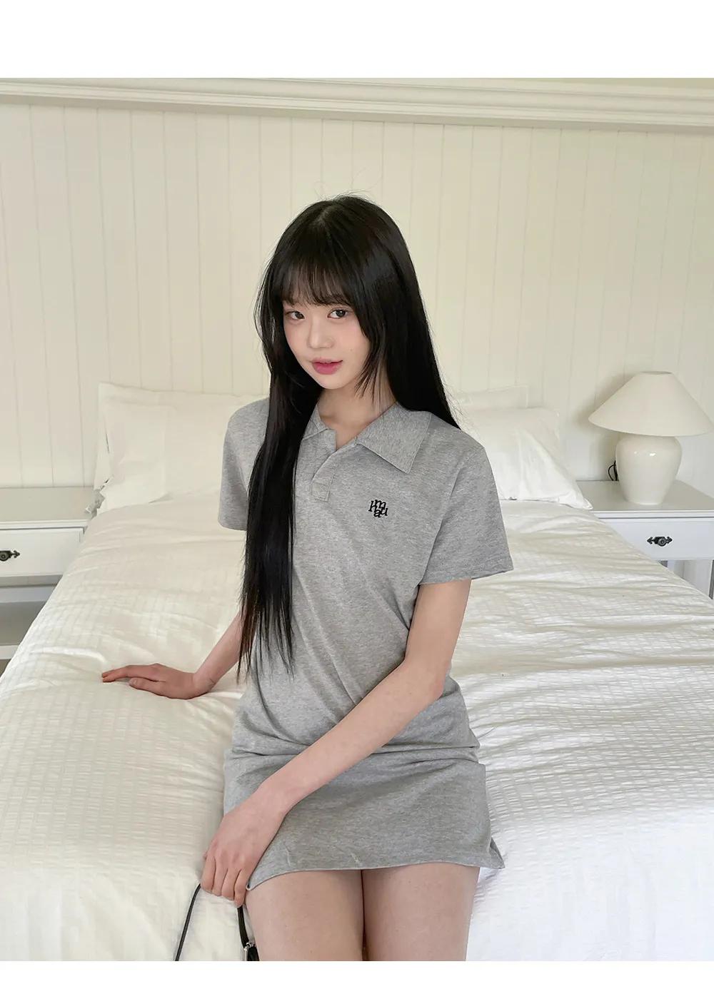 MUAHMUAH MUAHMUAH LOGO OPEN COLLAR SHORT SLEEVE ONE PIECE (GRAY) (Creatrip)