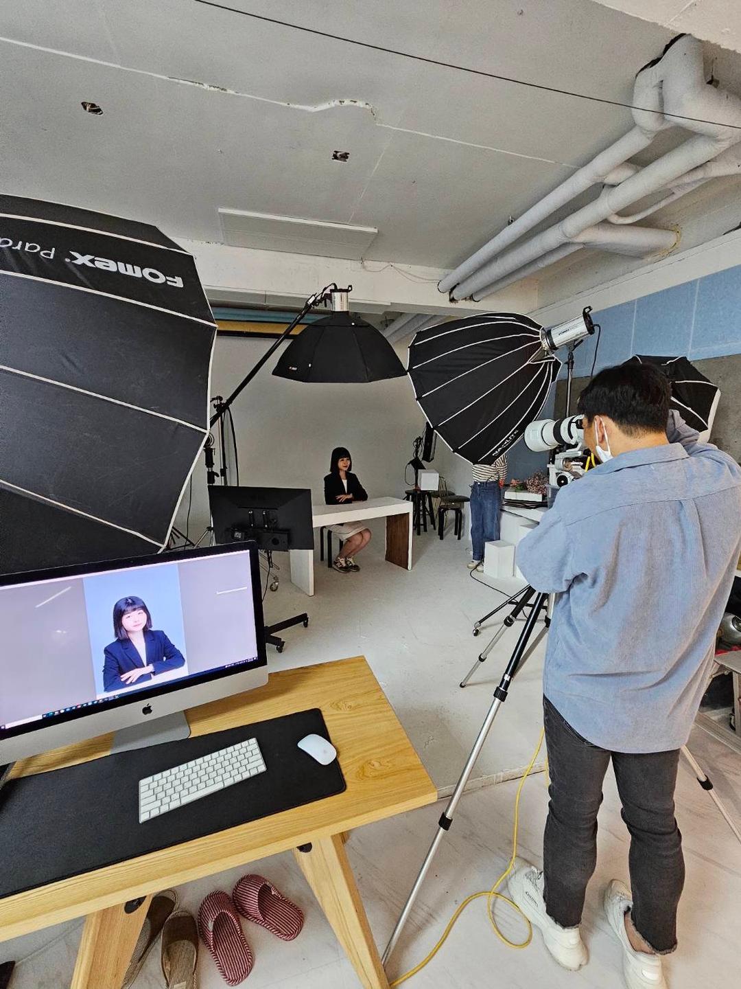 Creatrip: Time On Me Studio | Hongdae Photo Studio - Seoul/Korea (Korea Travel)