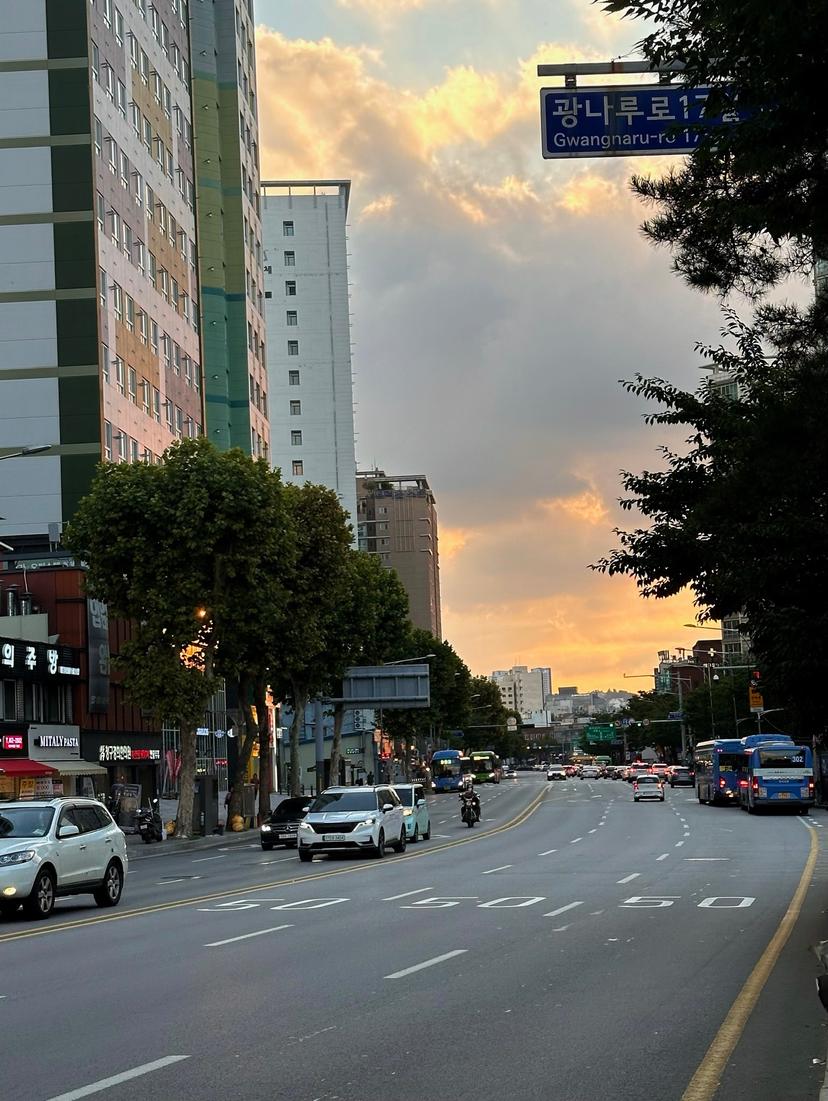 Sihyunhada Photo Studio | Seongsu Flagship Store - Seoul/Korea (Creatrip)