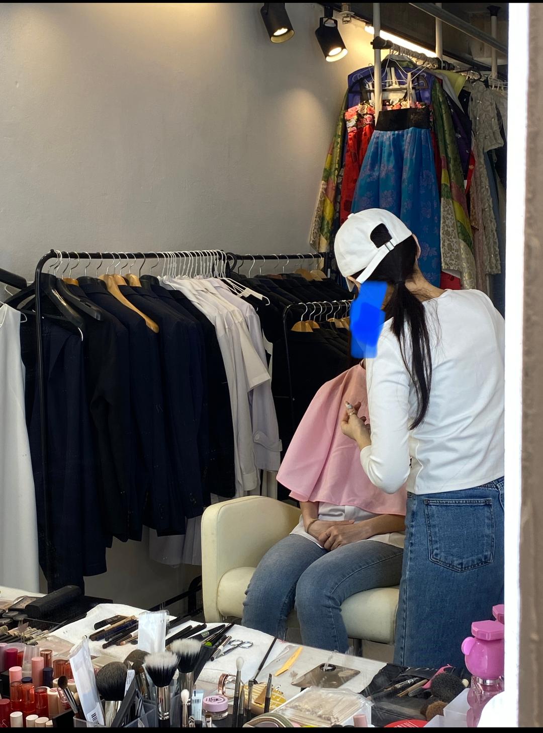 Creatrip: Time On Me Studio | Hongdae Photo Studio - Seoul/Korea (Korea Travel)