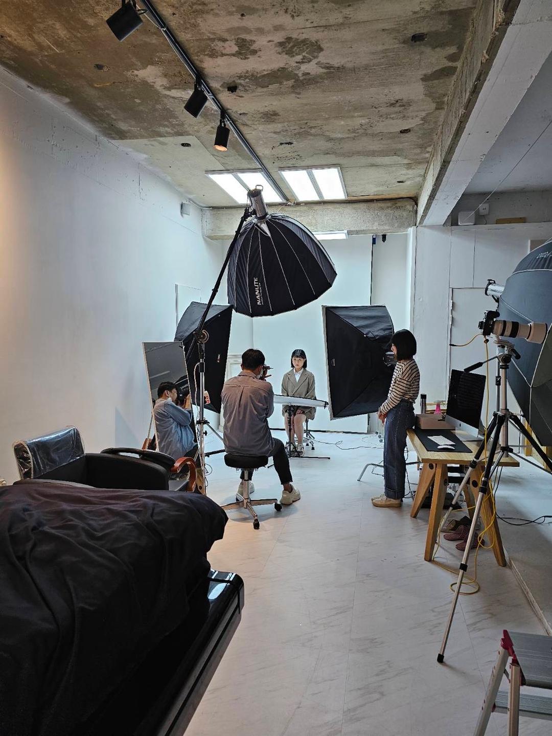 Creatrip: Time On Me Studio | Hongdae Photo Studio - Seoul/Korea (Korea Travel)