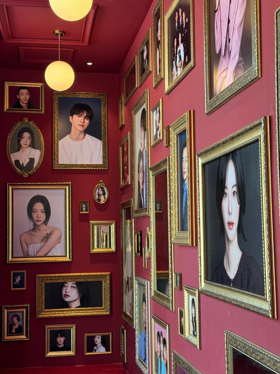 Sihyunhada Photo Studio | Seongsu Flagship Store - Seoul/Korea (Creatrip)